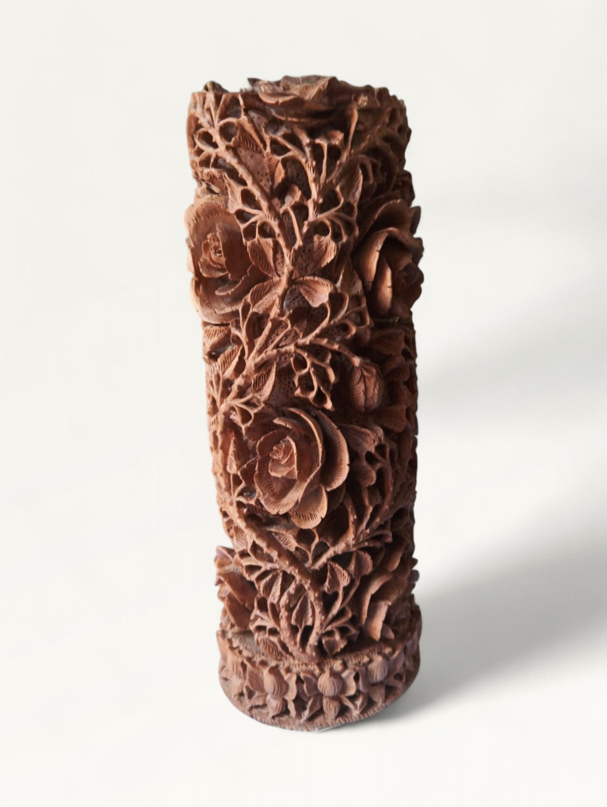 Floral Wooden Showpiece Stand In Wood Carving
